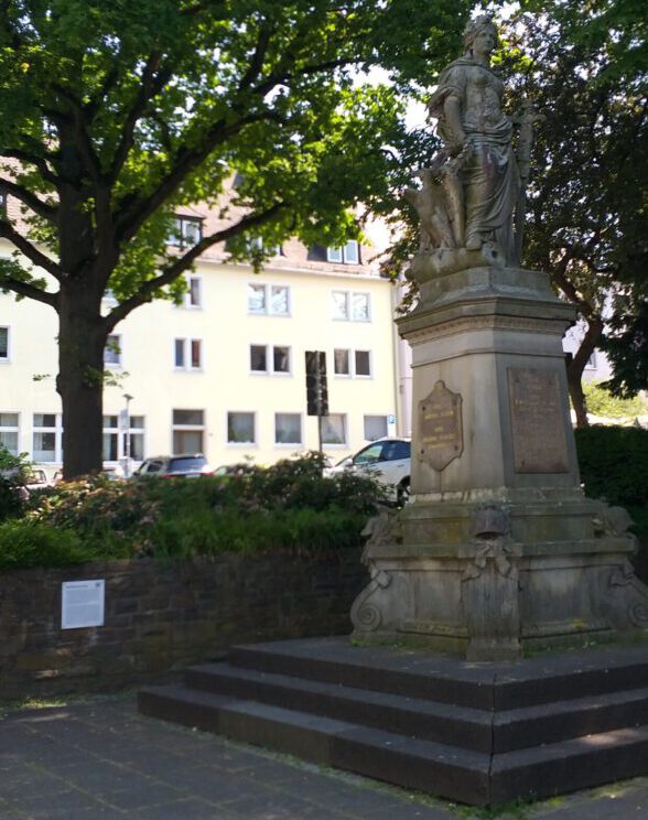 Beschilderung der „Alfred-Fissmer-Anlage“ in Siegen | siwiarchiv.de